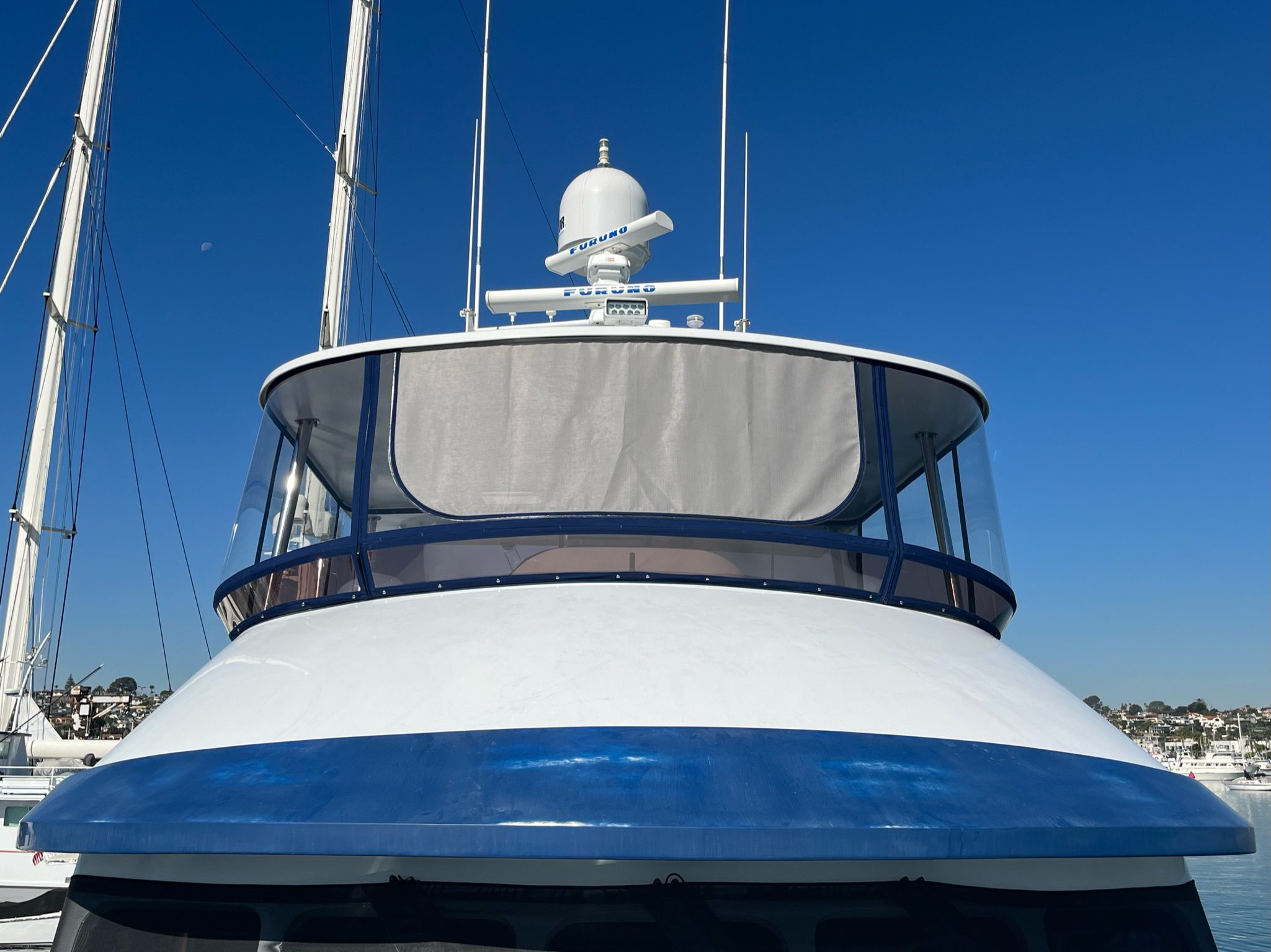 Gallivanting flybridge enclosure - International Achievement Awards