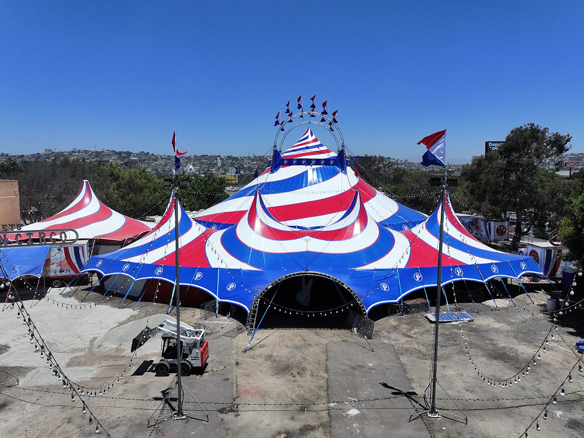 EL GRAN CIRCO DE FRANCCESCO - International Achievement Awards